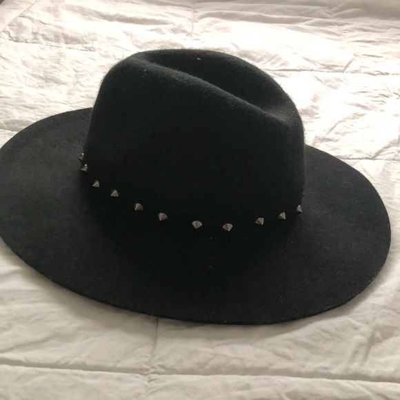 Charming Charlie | Accessories | Black Hat | Poshmark